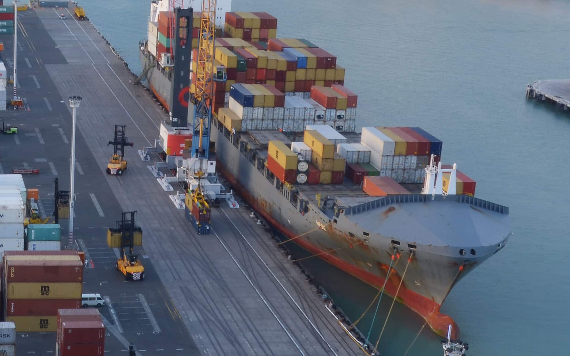 PORT - Improved port call handling with KPIs in a modern dashboard ...